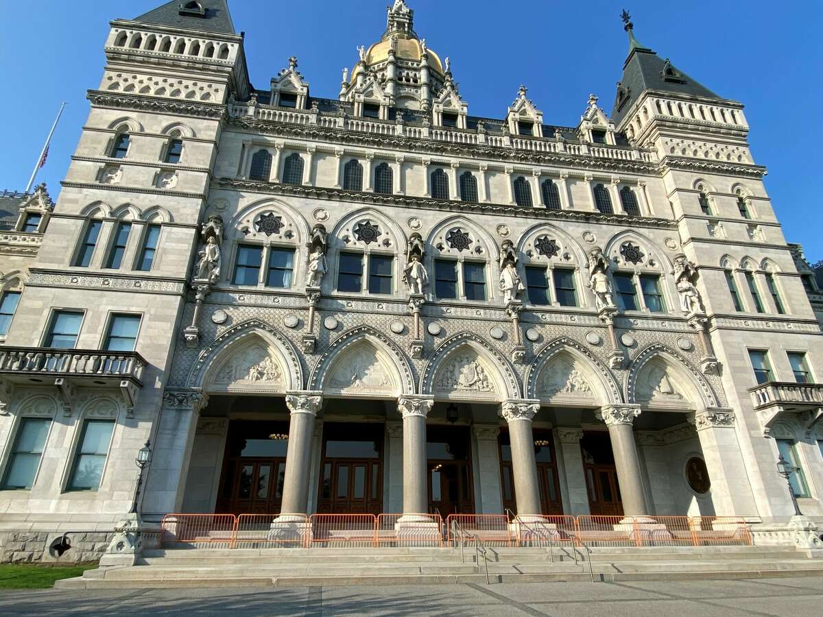 Adding statues to CT Capitol clears first legislative hurdle