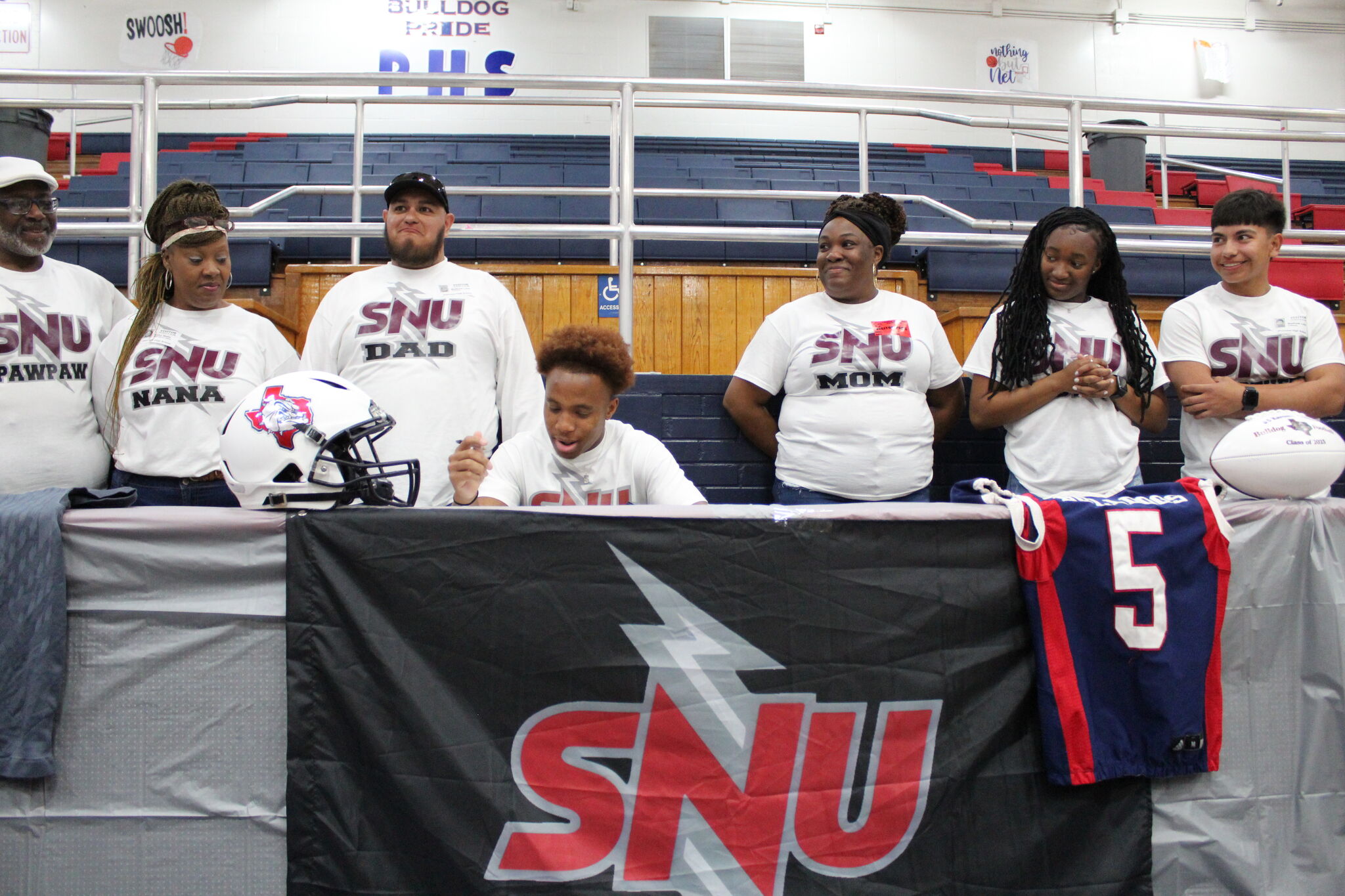 Plainview’s Collins signs NLI to Southern Nazarene University
