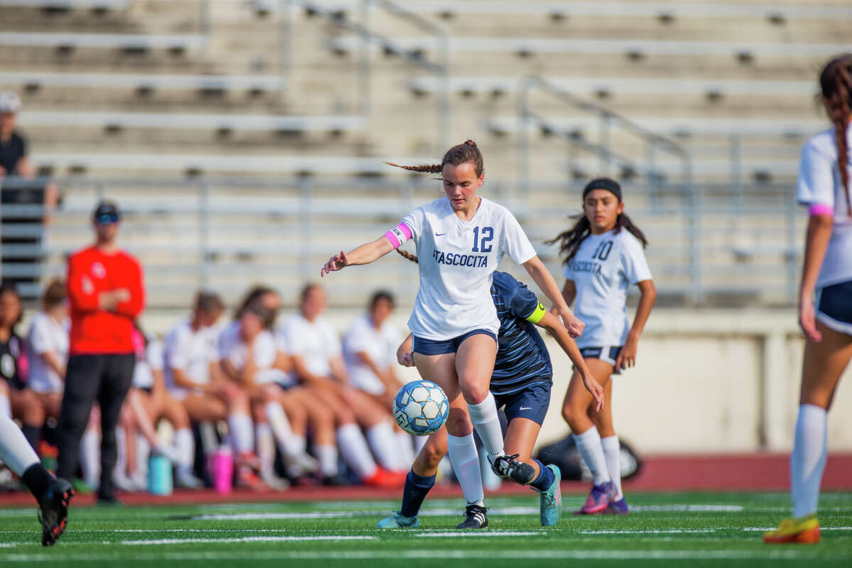 Kingwood Mustangs advance to Region III-6A soccer tournament