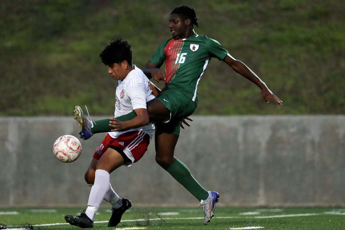 The Woodlands takes down MacArthur again, advances to regional tournam