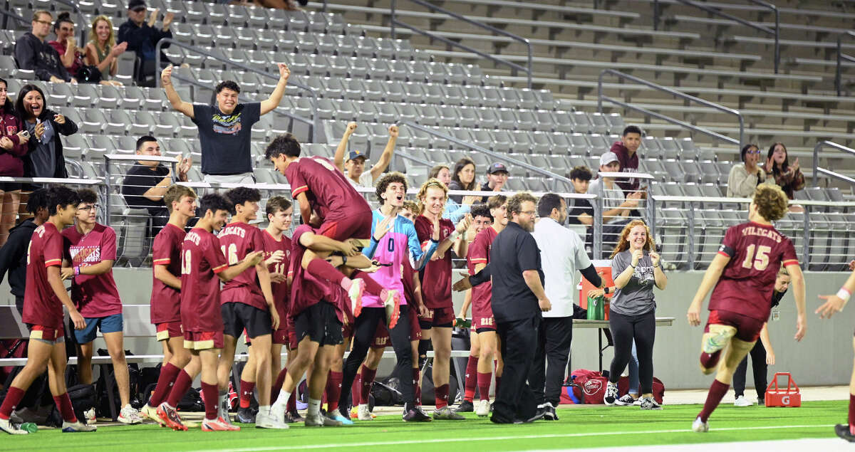 Cypress Woods blanks Tomball to reach first regional semifinals