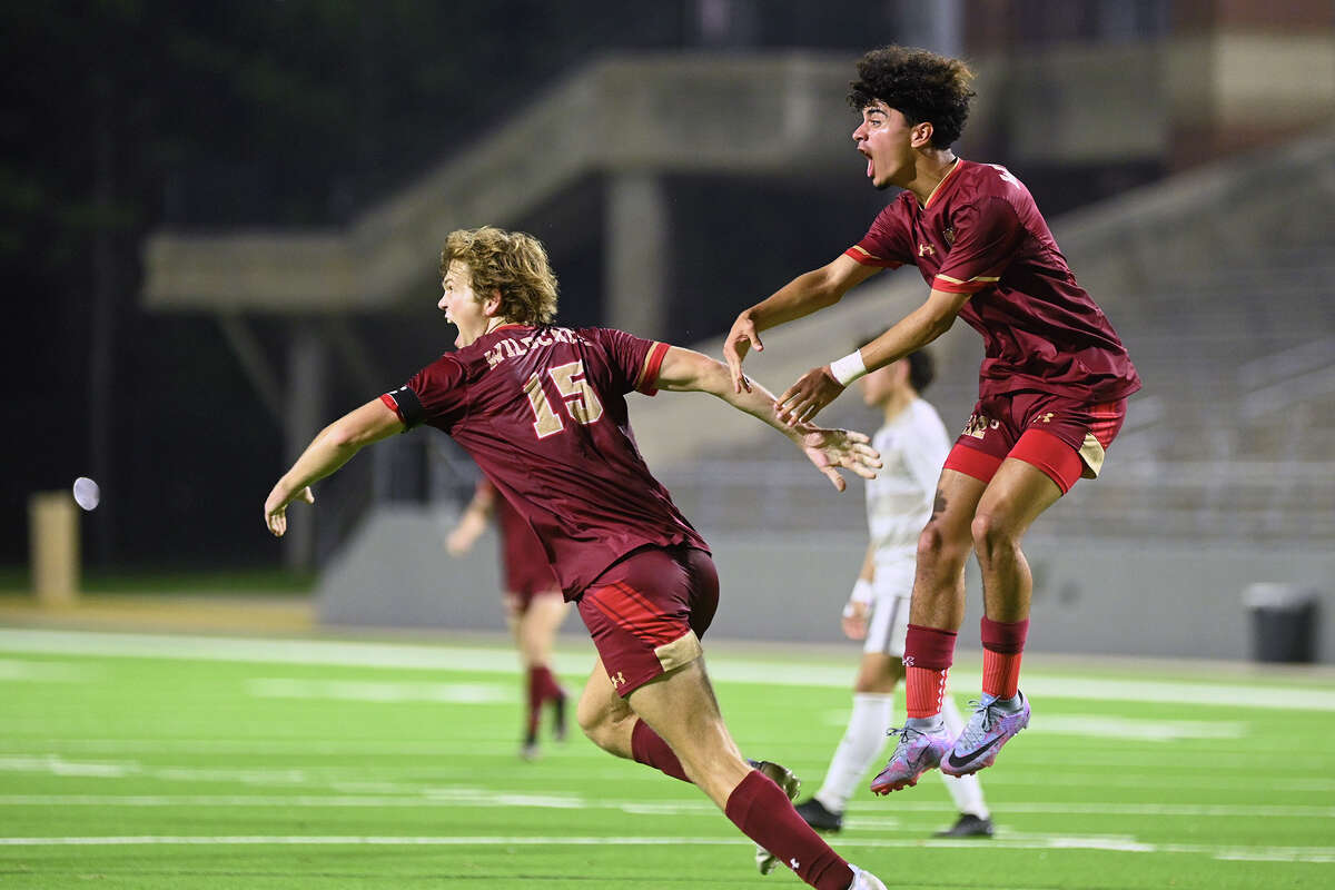 Cypress Woods blanks Tomball to reach first regional semifinals