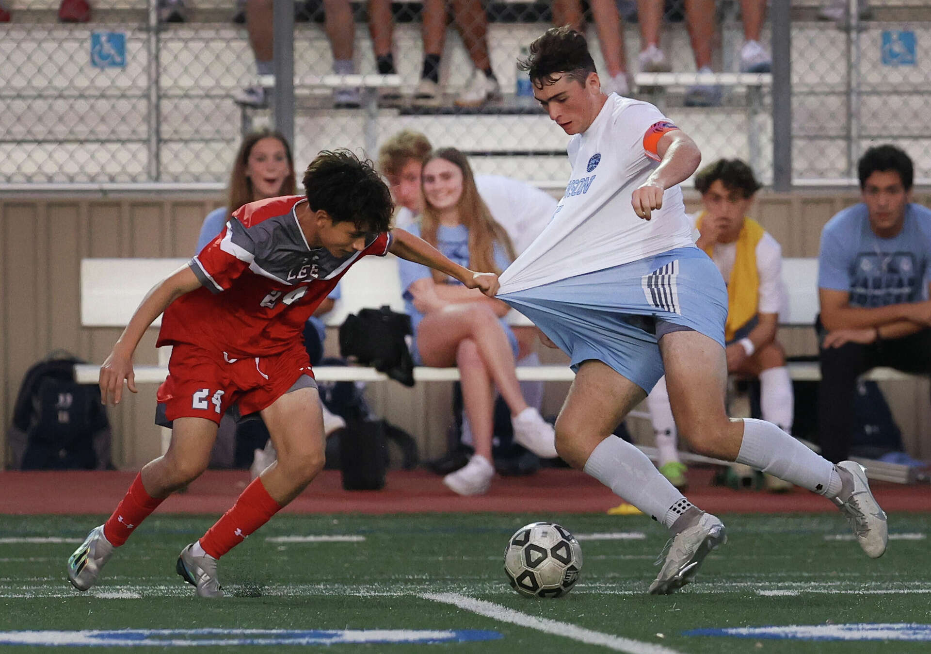 The Volunteers scored three goals in the final 11 minutes.
