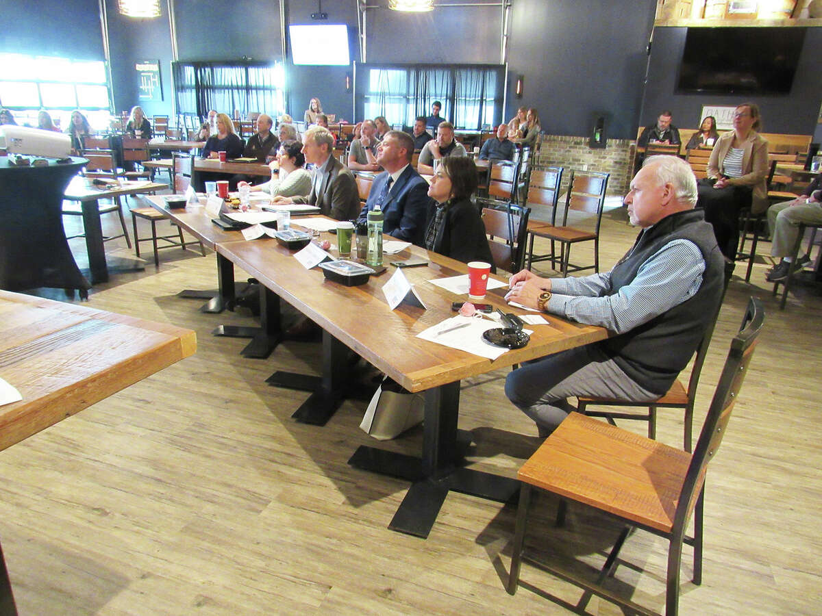 Edwardsville CEO program Fish Tank shows student business ideas