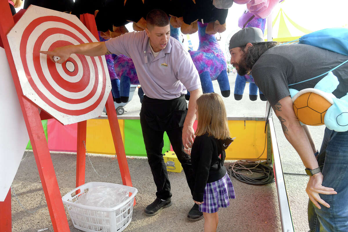 South Texas State Fair gamers really do give a prize every time