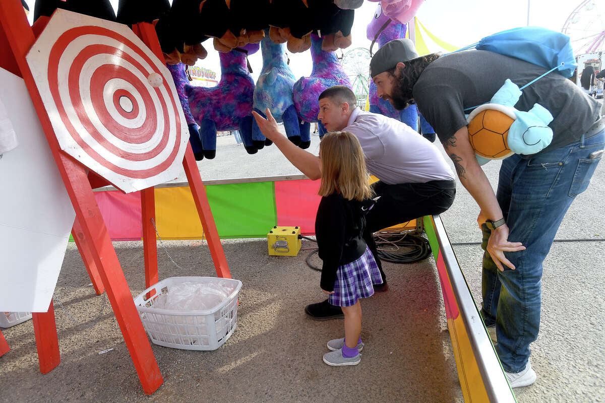 South Texas State Fair gamers really do give a prize every time