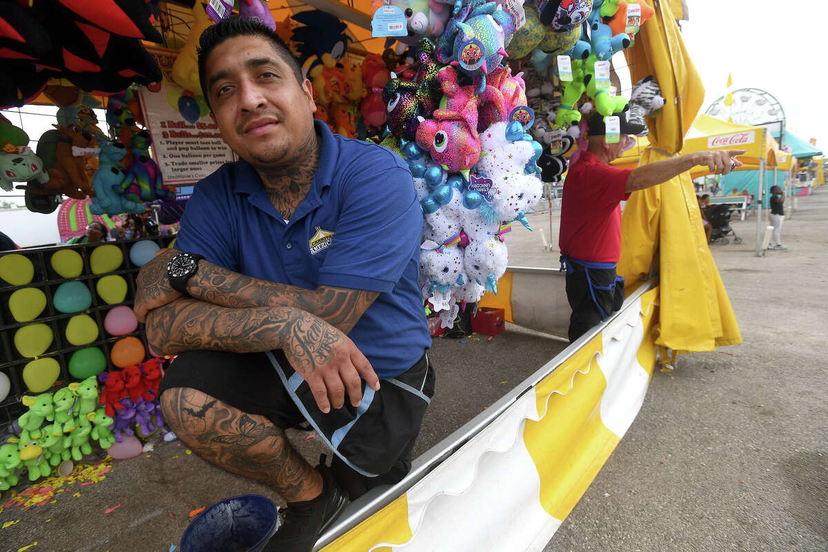 South Texas State Fair gamers really do give a prize every time
