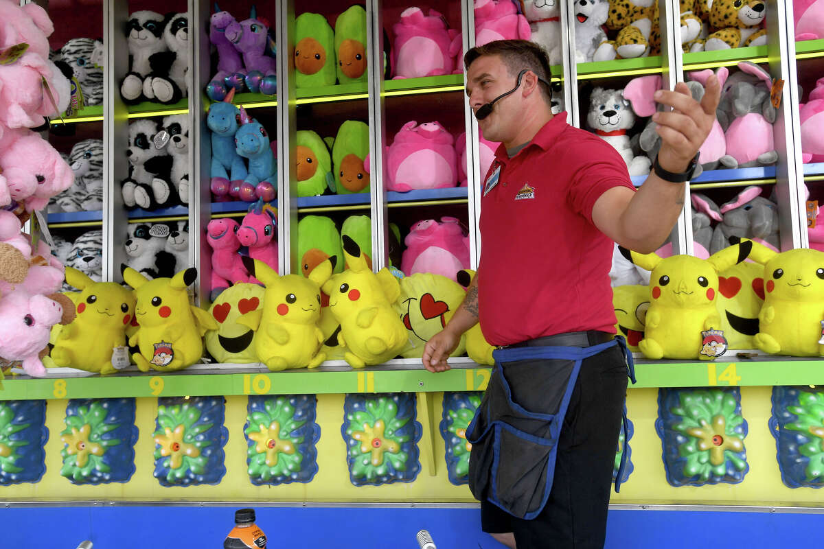 South Texas State Fair gamers really do give a prize every time