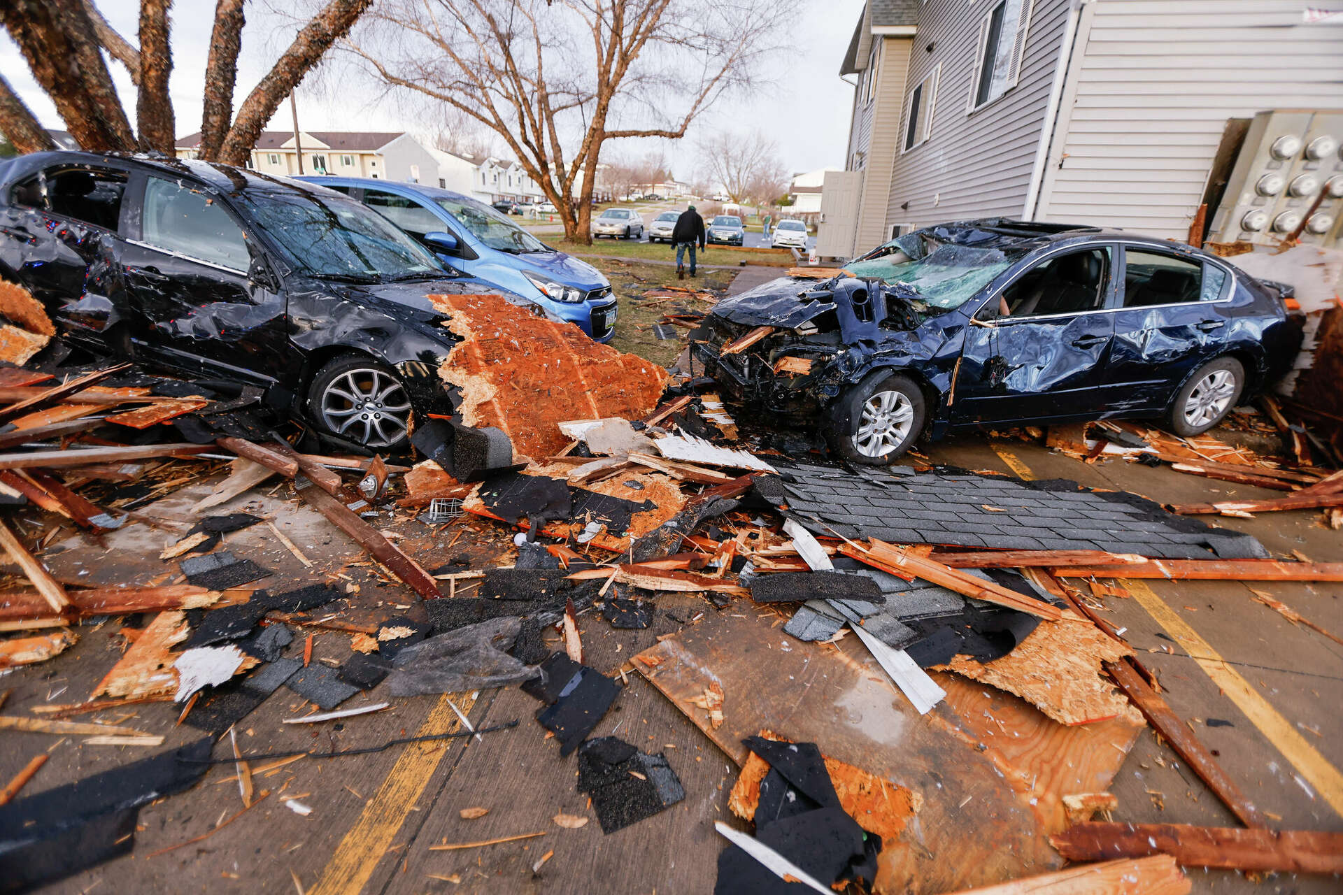 Several tornadoes seen in Jacksonville area, but damage appears minor