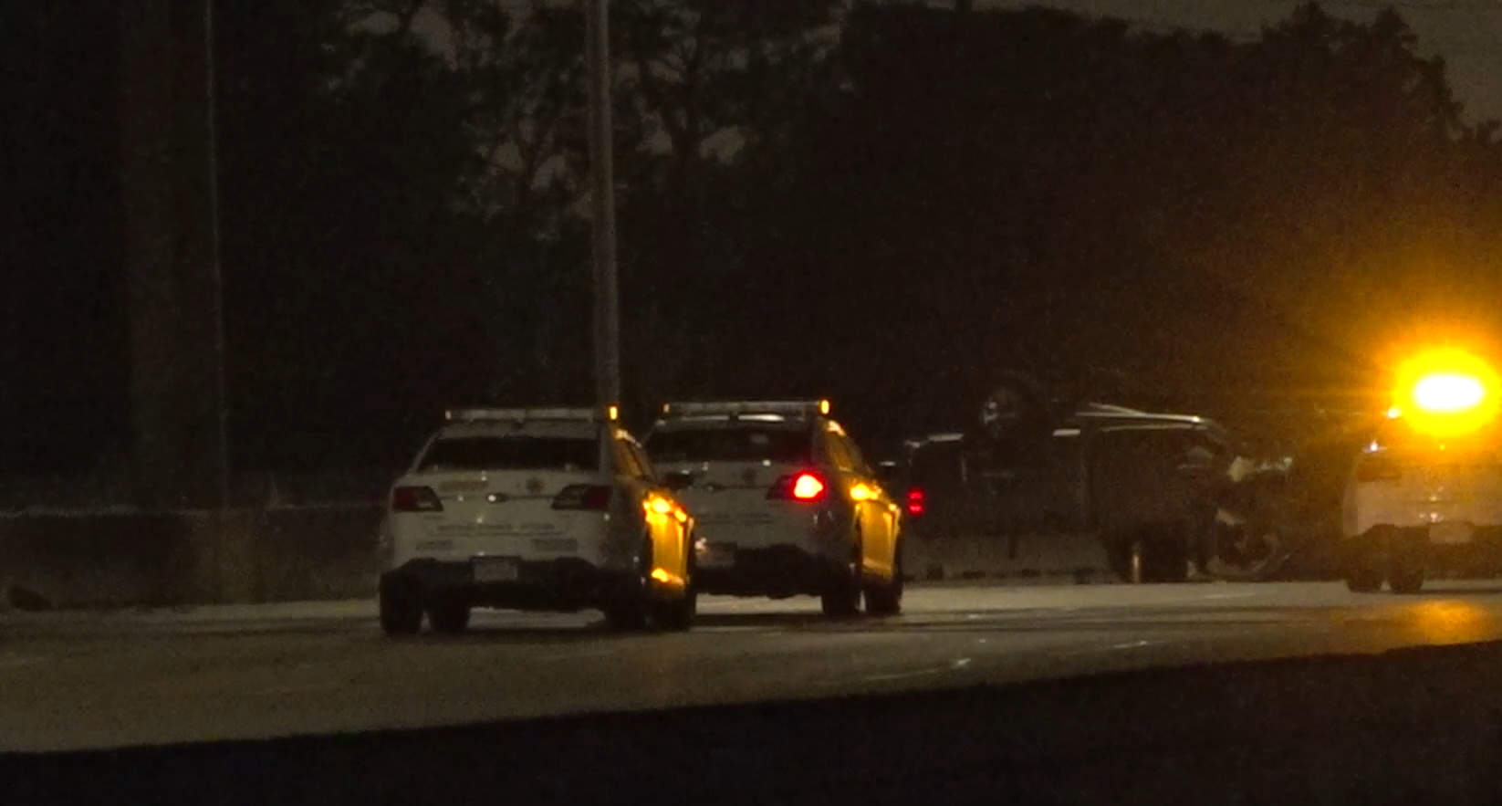 Fatal crash kills 1, shuts down Beltway 8, sheriff says