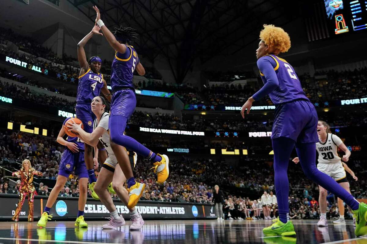 LSU Tigers take down Iowa Hawkeyes to win first NCAA championship
