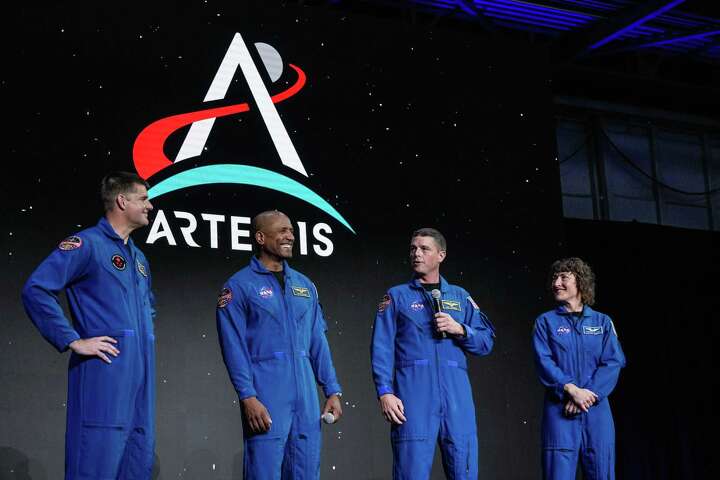 Artemis II mission, new boss, Discovery's fate await NASA in 2026