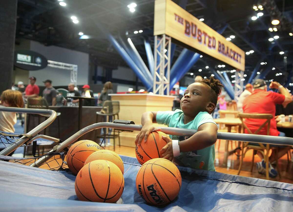 Final Four in Houston: Fans, businesses celebrate as tournament ends