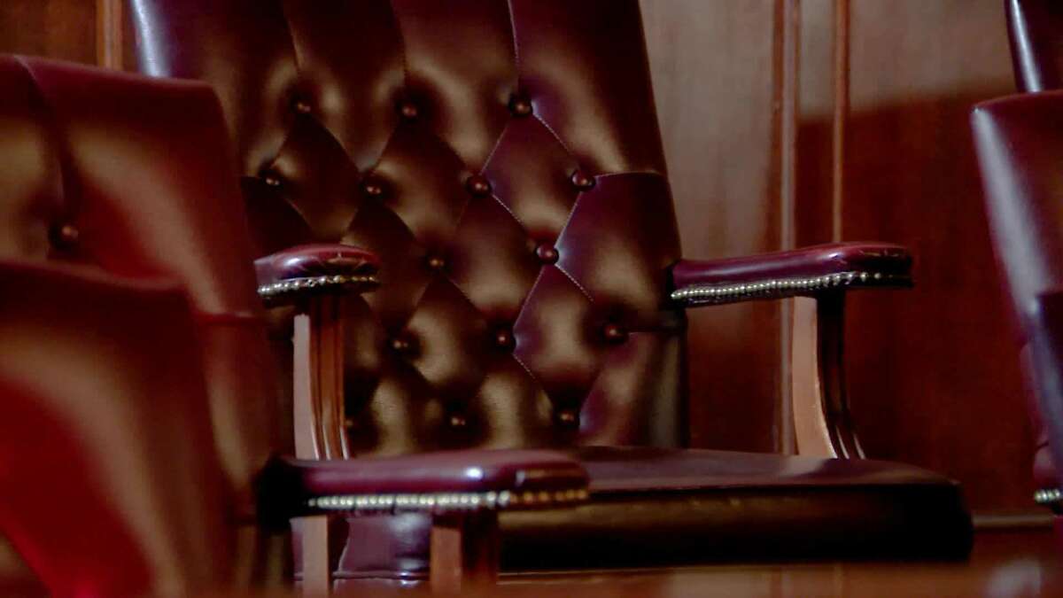 Get the Facts: How do grand juries work?