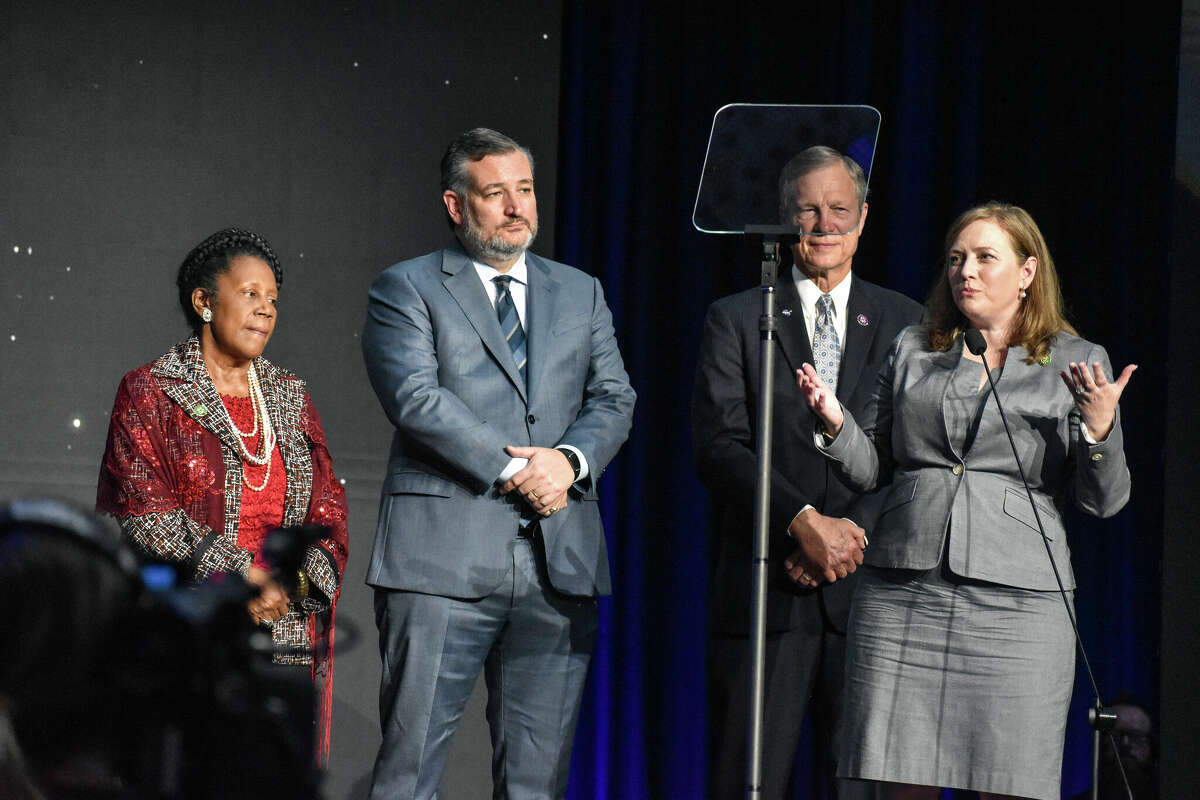 NASA introduces Artemis II astronauts who will fly to the moon