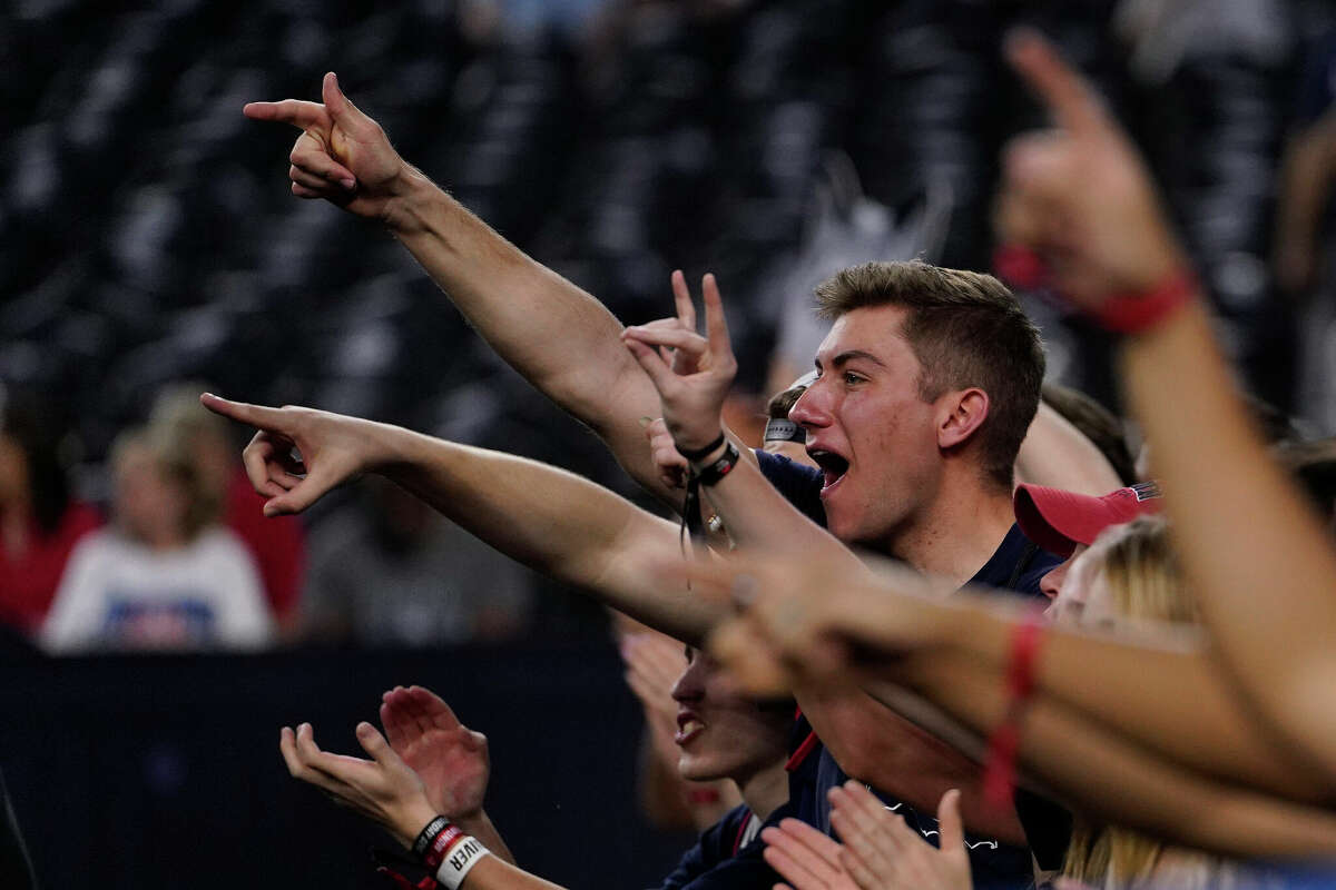 Recap: UConn wins championship, Sanogo Most Outstanding Player