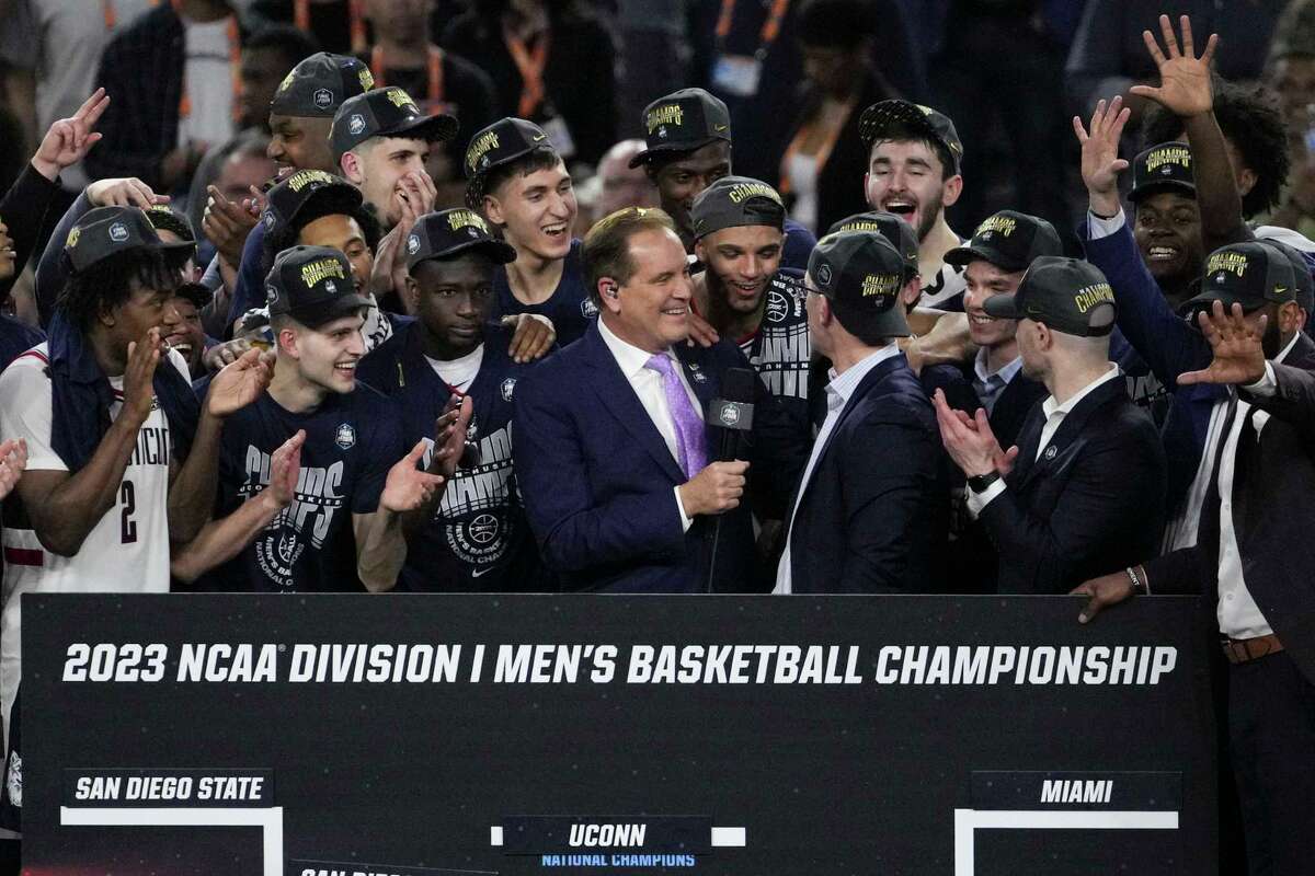 Jim Nantz: Last NCAA Tournament game caps emotional day for CBS voice