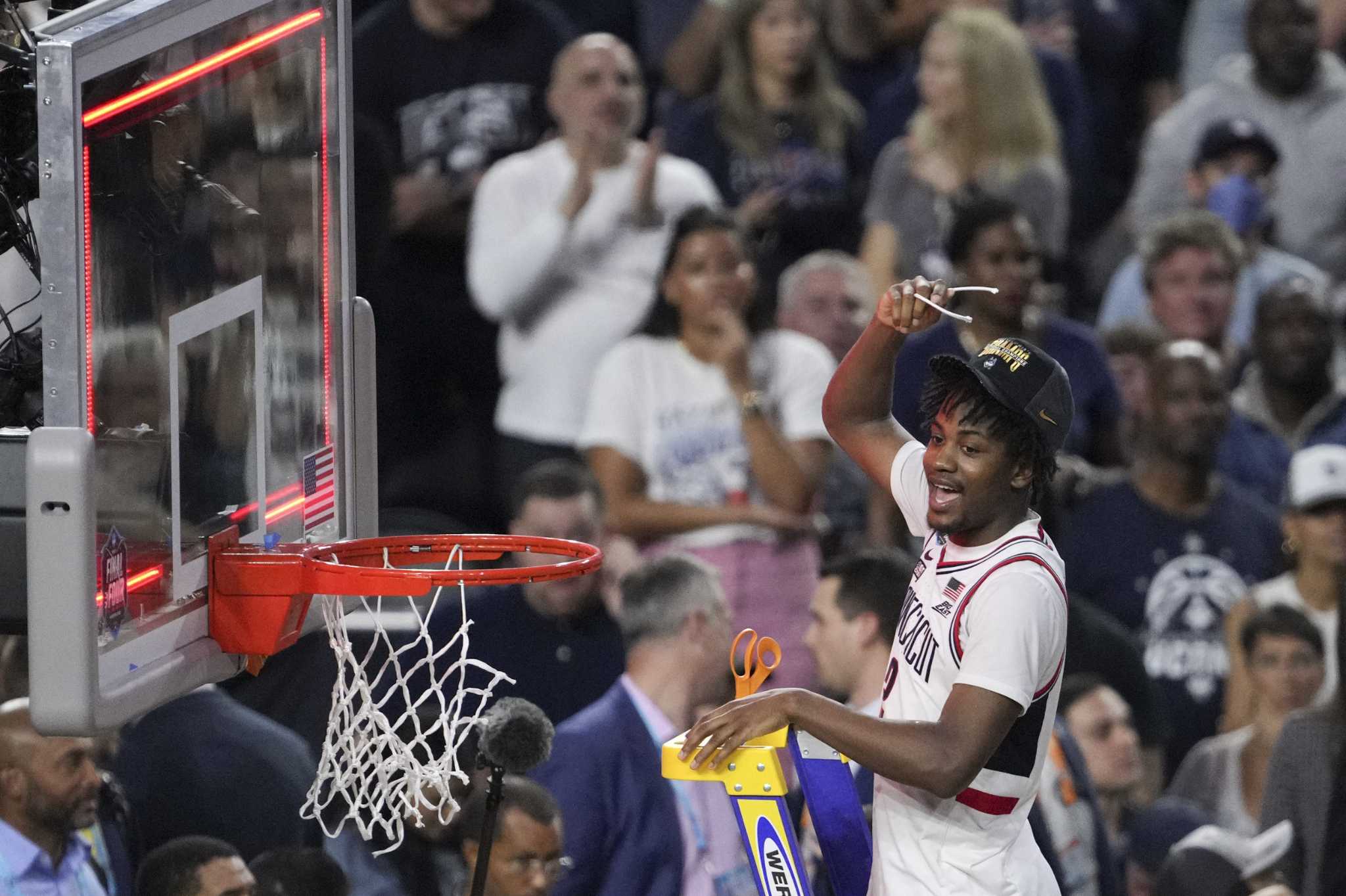 UConn basketball: From El Paso to a title for Tristen Newton