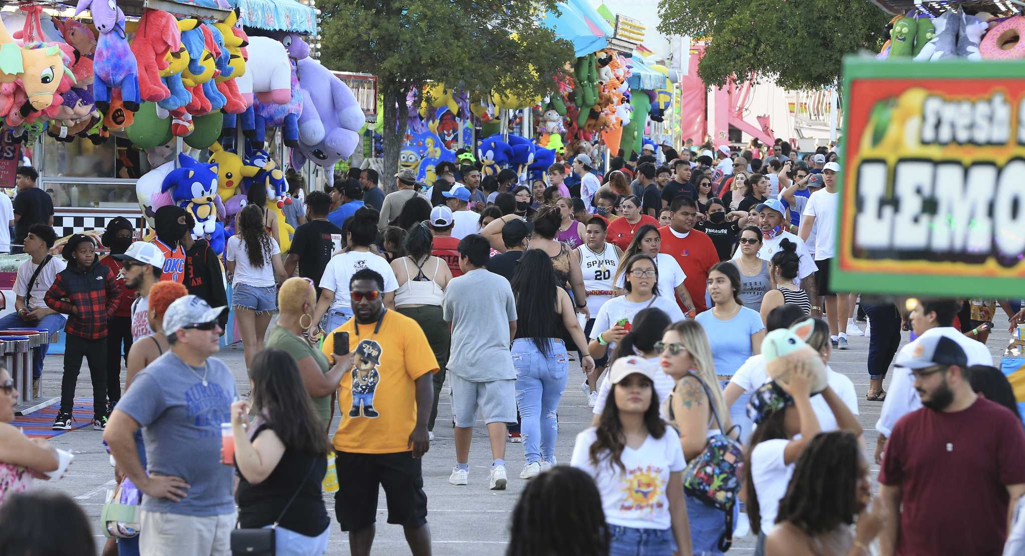 For a limited time you can get $15 tickets to Fiesta's Carnival