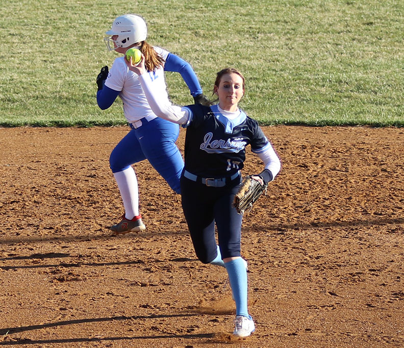 Dogs dump Cavies; Panthers pound Shells in Monday softball