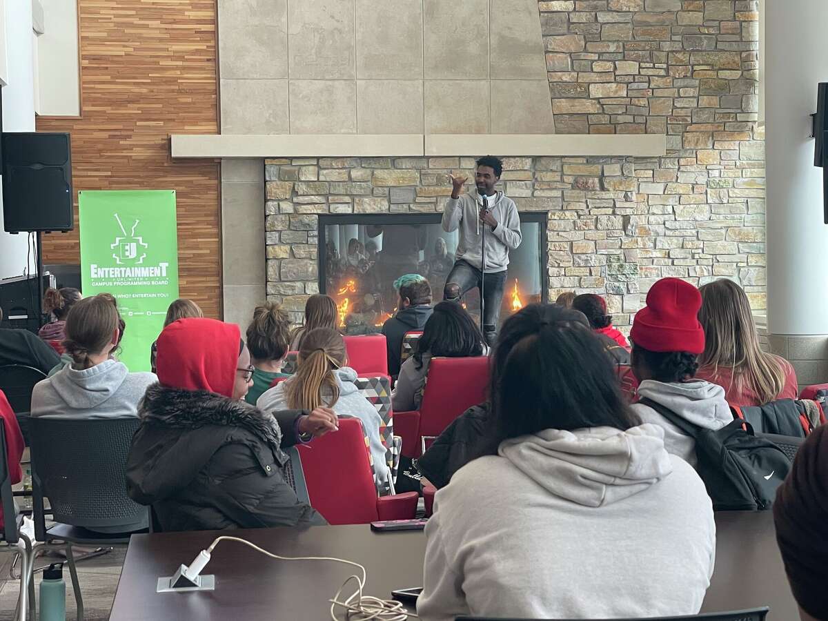 Ferris State University students react to comedian Lafayette Wright