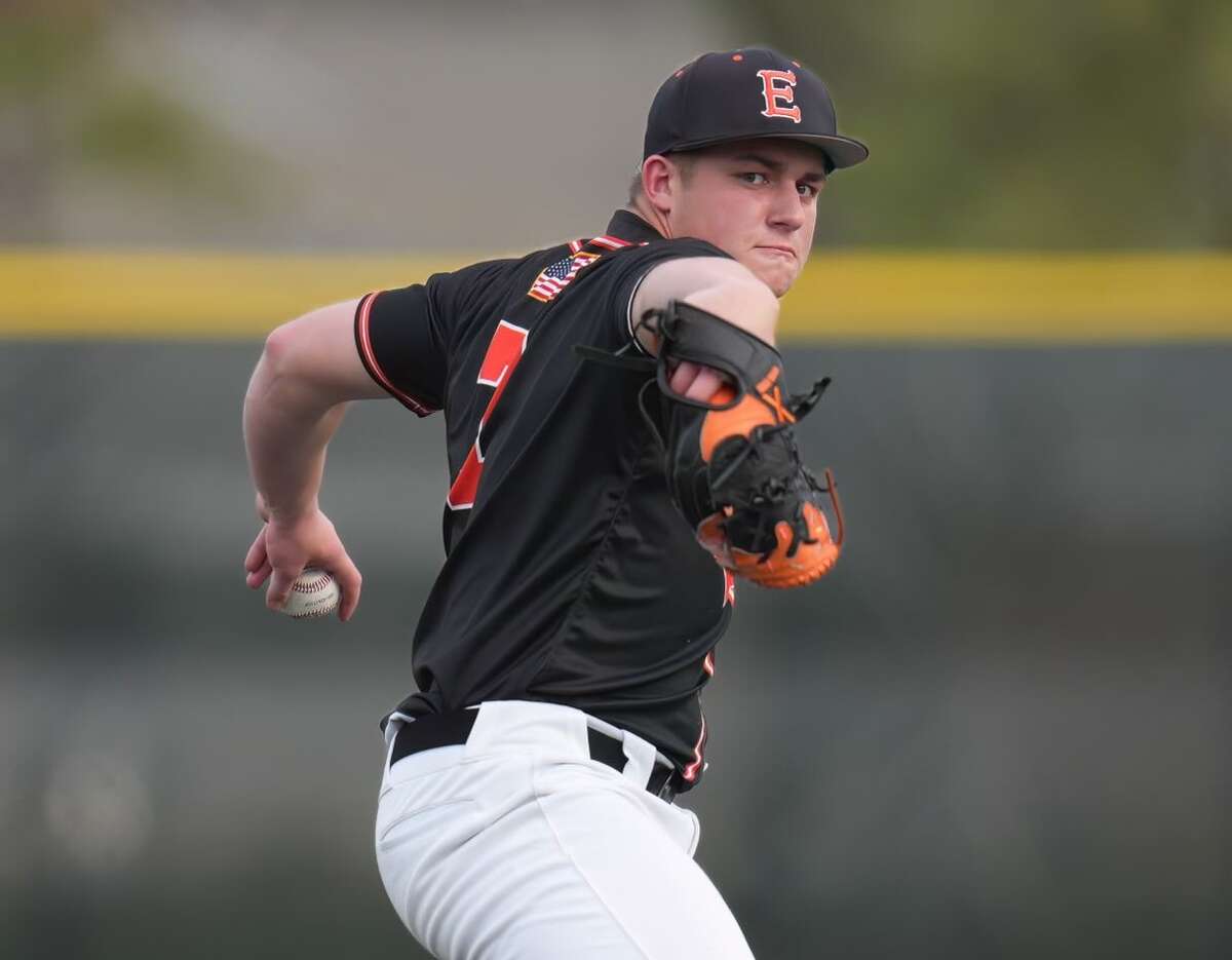 Edwardsville scores early, holds on for win