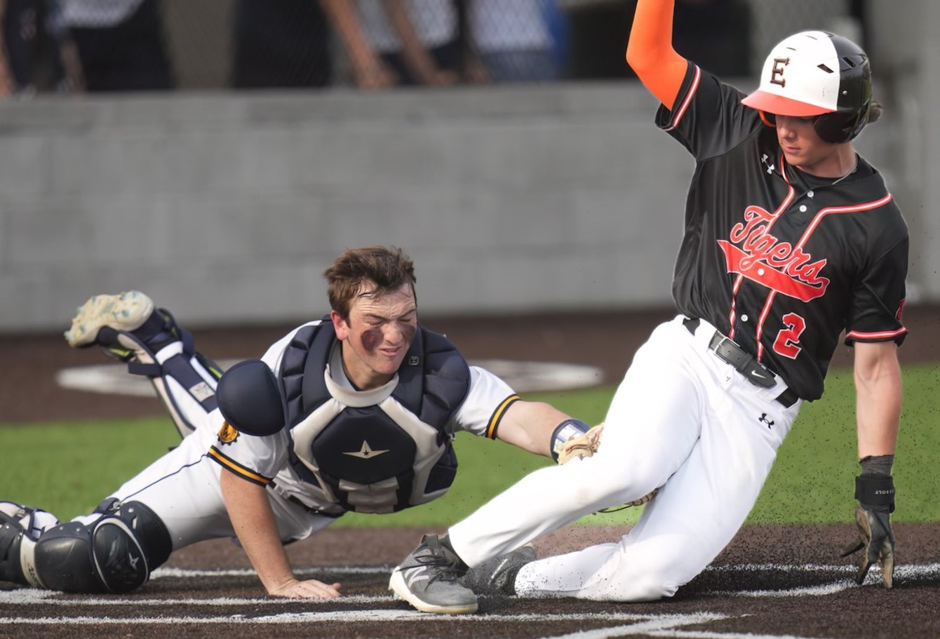 Edwardsville scores early, holds on for win