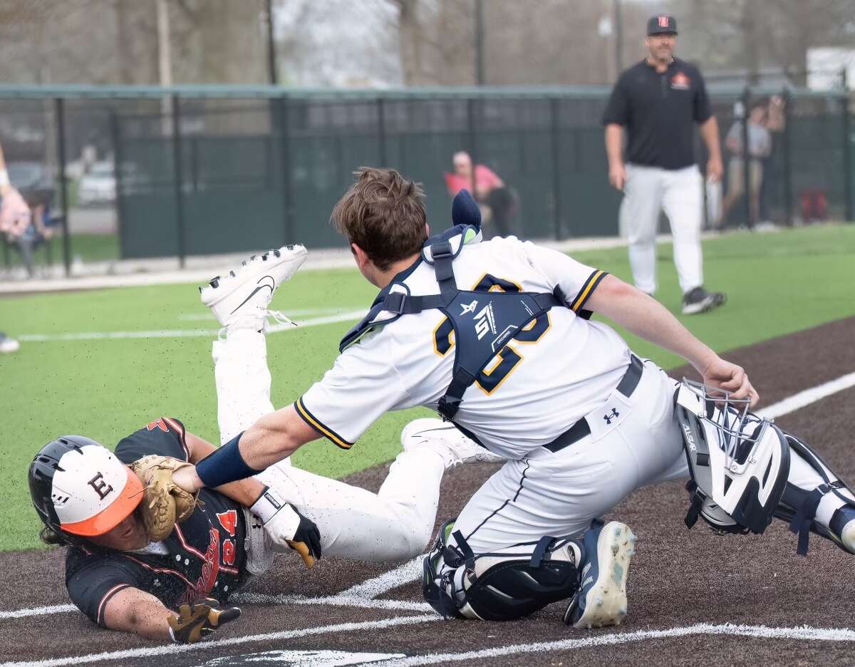 Edwardsville scores early, holds on for win