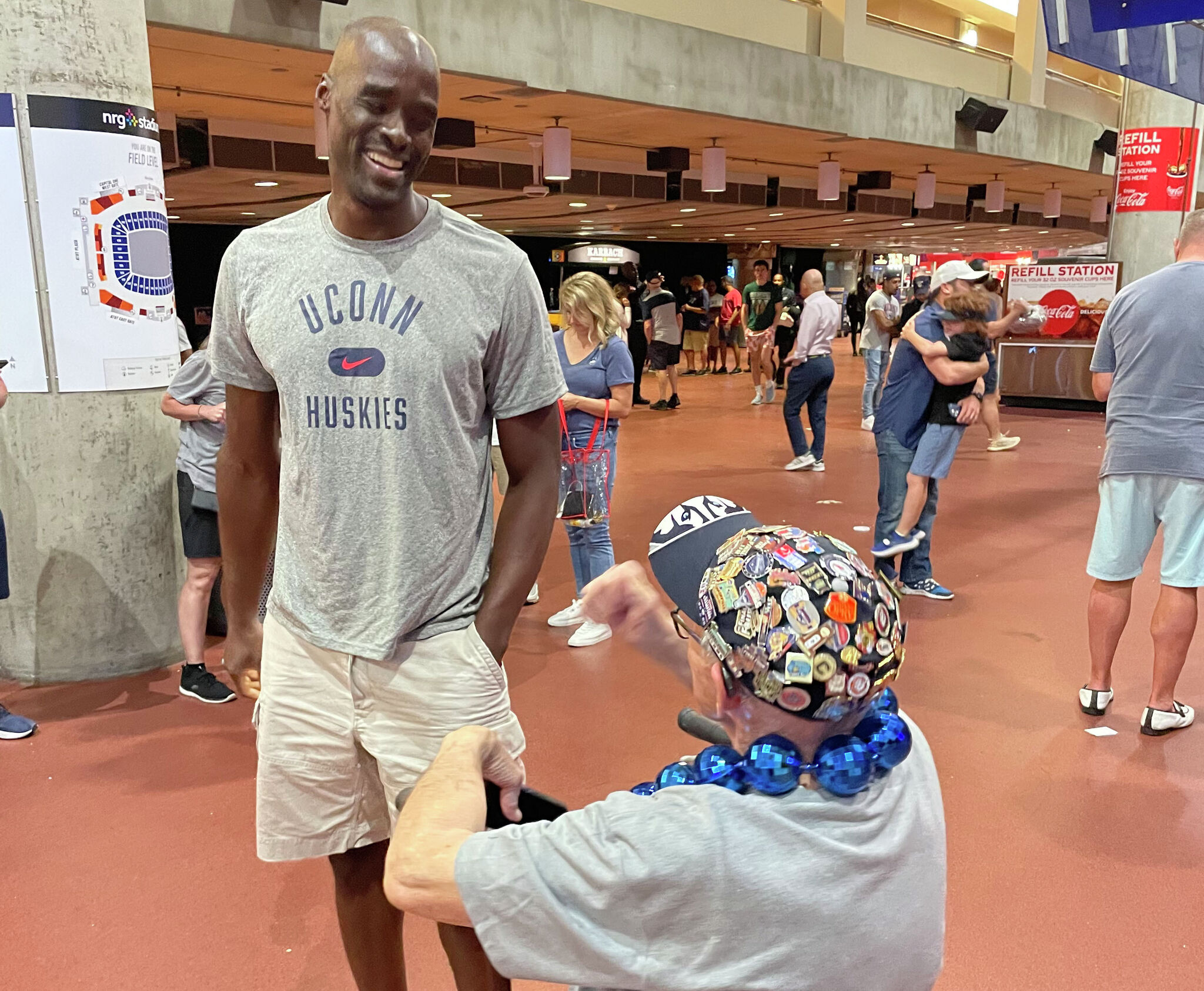 UConn fan, 87, loses sentimental Huskies hat; $500 reward offered