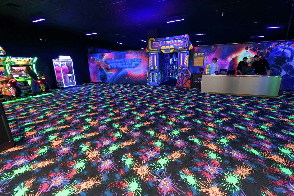 Space Adventure Mini Golf opens at Crossgates Mall