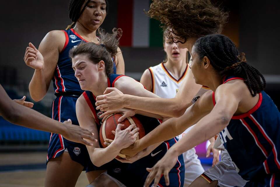 UConn women's basketball signs two recruits from Class of 2024