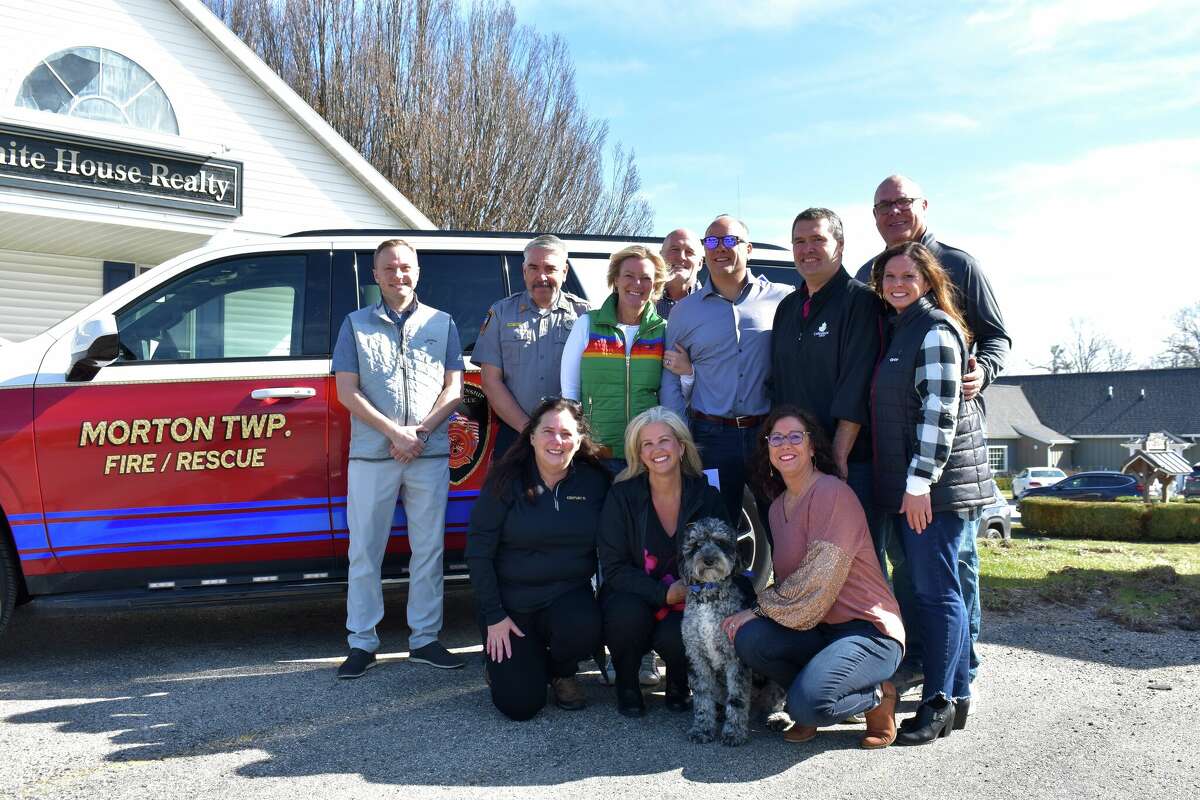 Canadian Lakes community pulls together to find lost dog