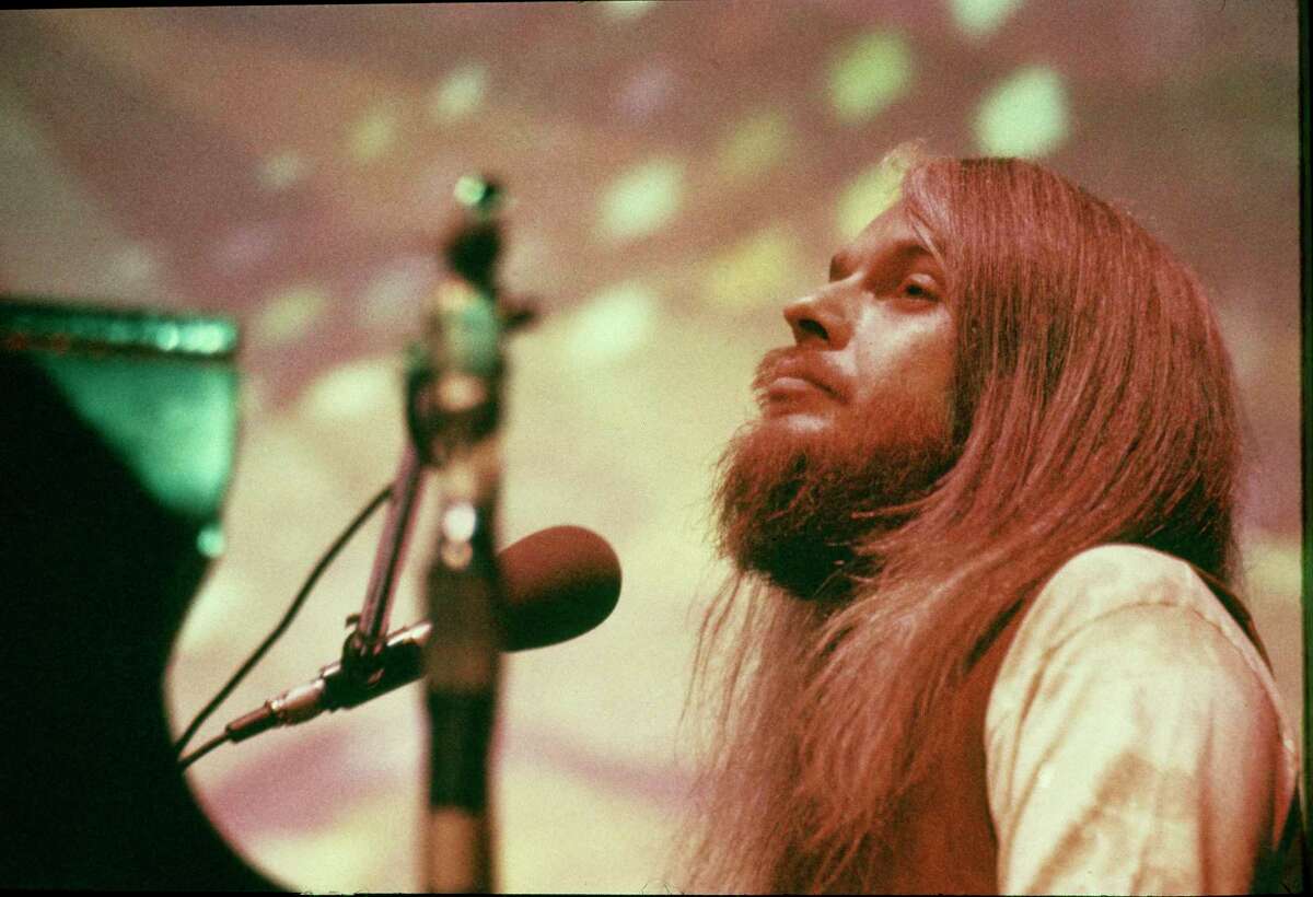 Leon Russell biography puts spotlight on Tulsa musical legend