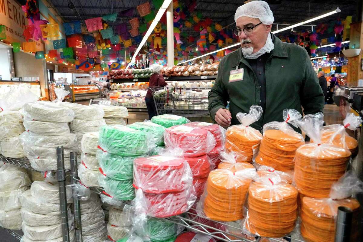 H-E-B Mi Tienda: A tour of Houston Mexican grocery store chain