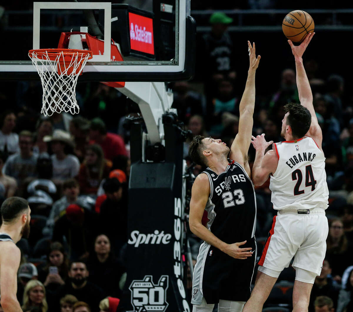 Spurs win the first regular-season NBA game in Austin history