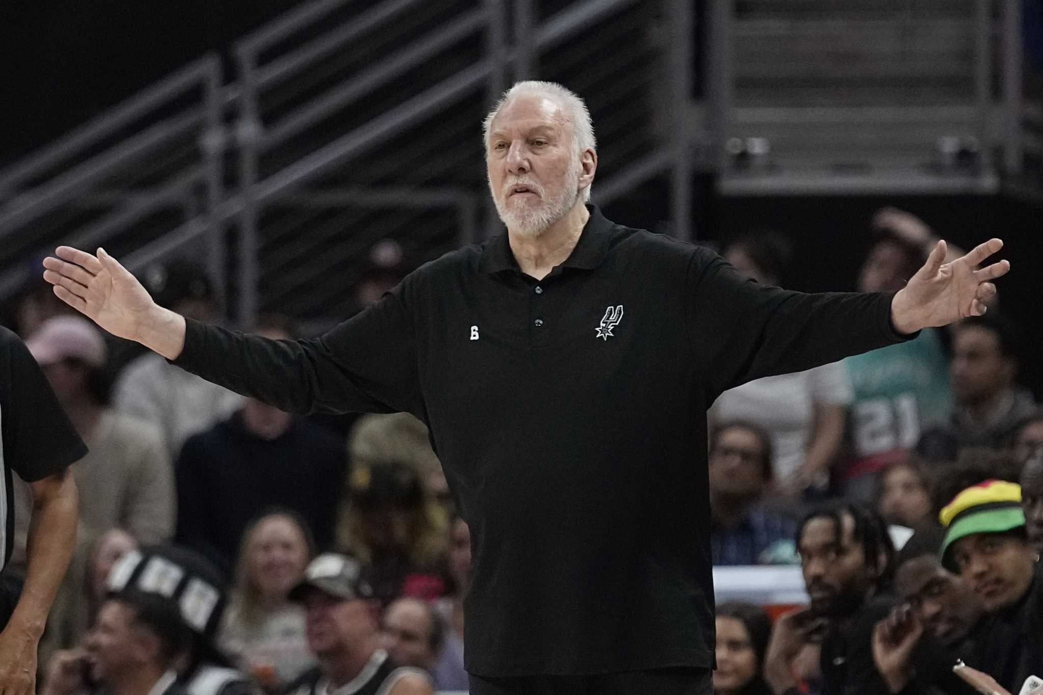 Spurs' Popovich slams lawmakers for failing to take action on guns