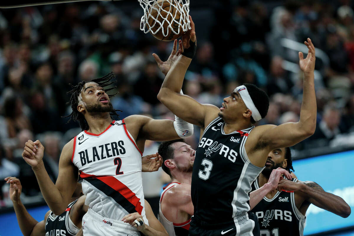 Spurs win the first regular-season NBA game in Austin history