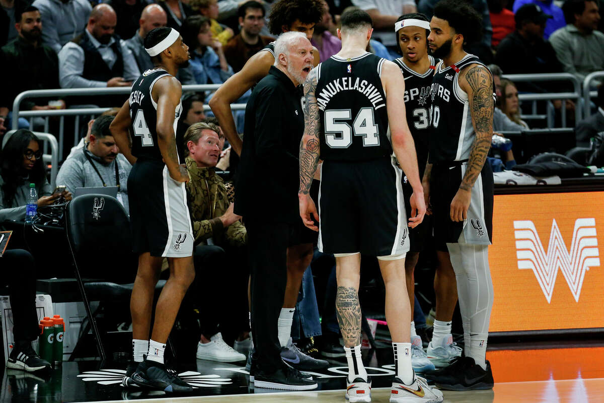Spurs win the first regular-season NBA game in Austin history