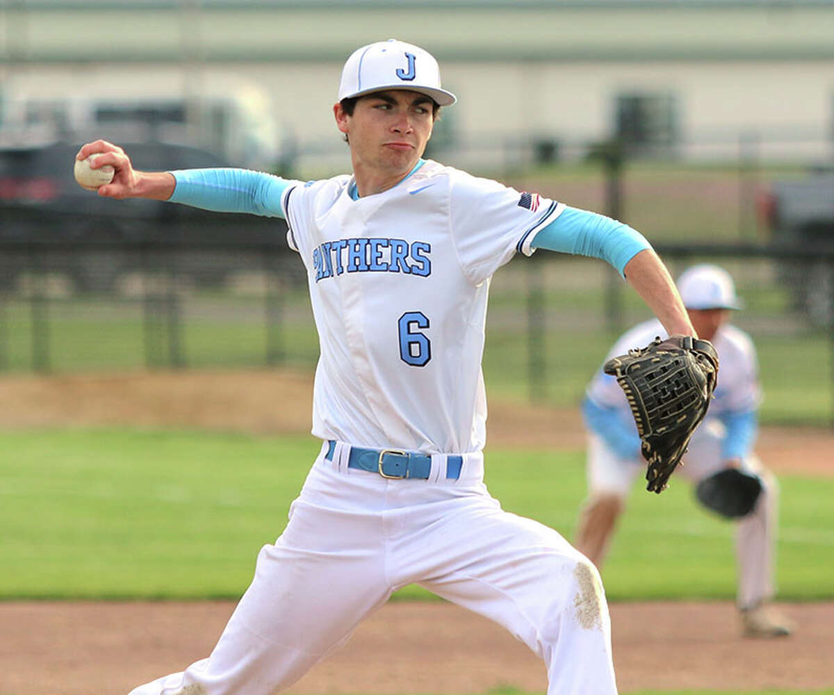 Marquette scores first seven runs, holds off Jersey, 8-6