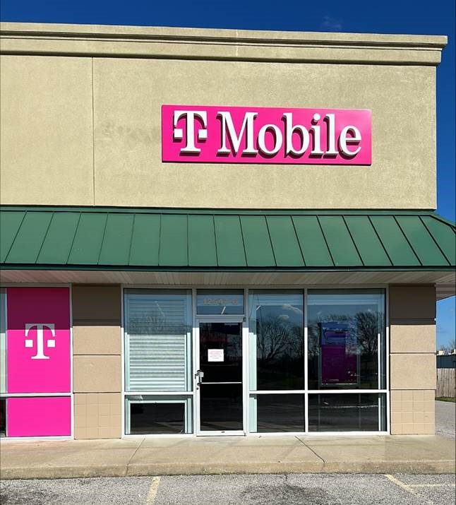 T-Mobile opens newest store in Highland