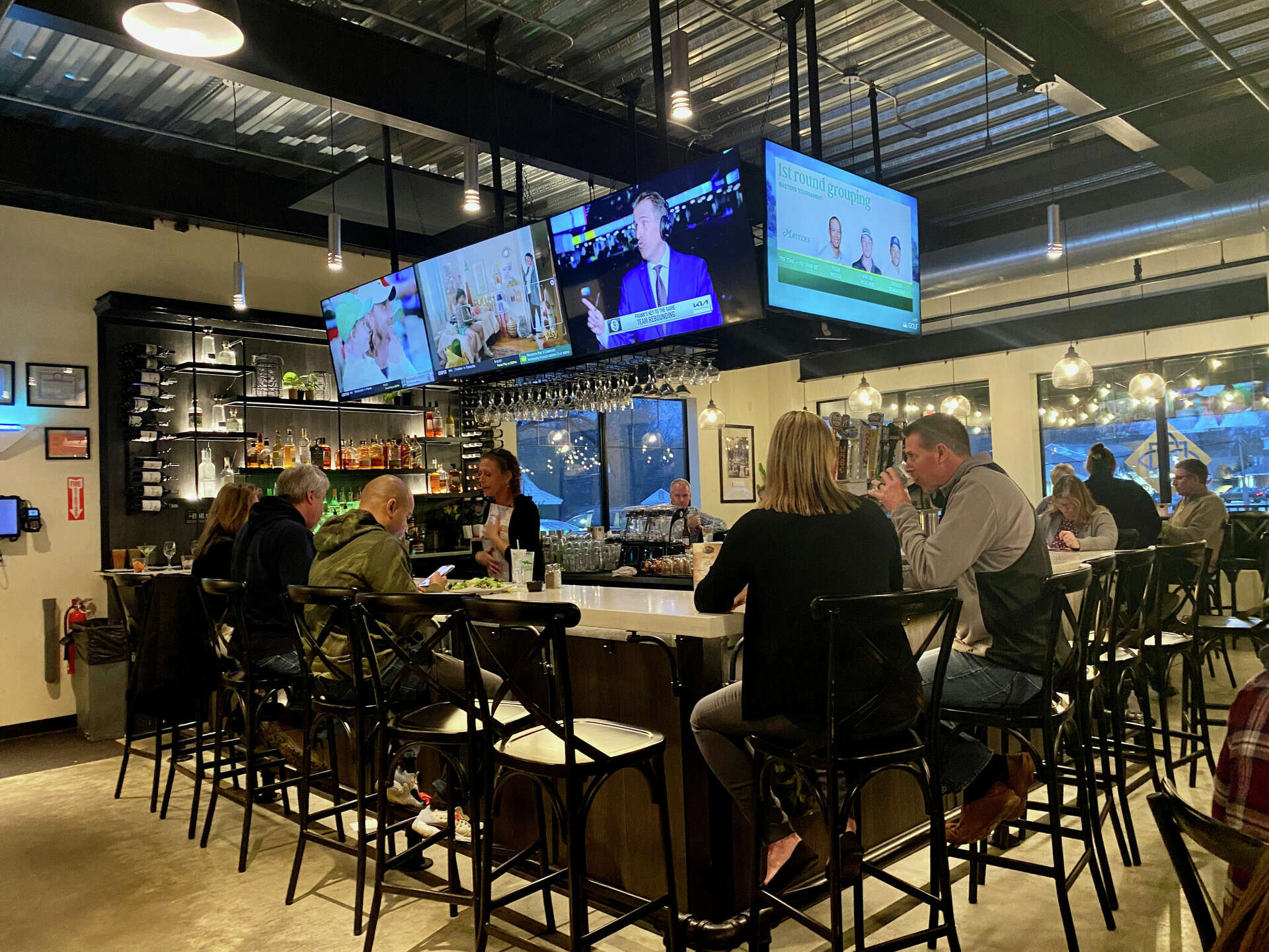 The Flats Restaurant a puzzling mishmash in Clifton Park