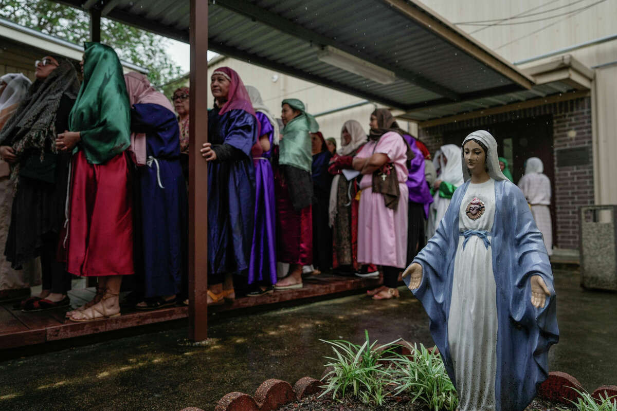 Photos: Houston church reenacts crucifixion on Good Friday