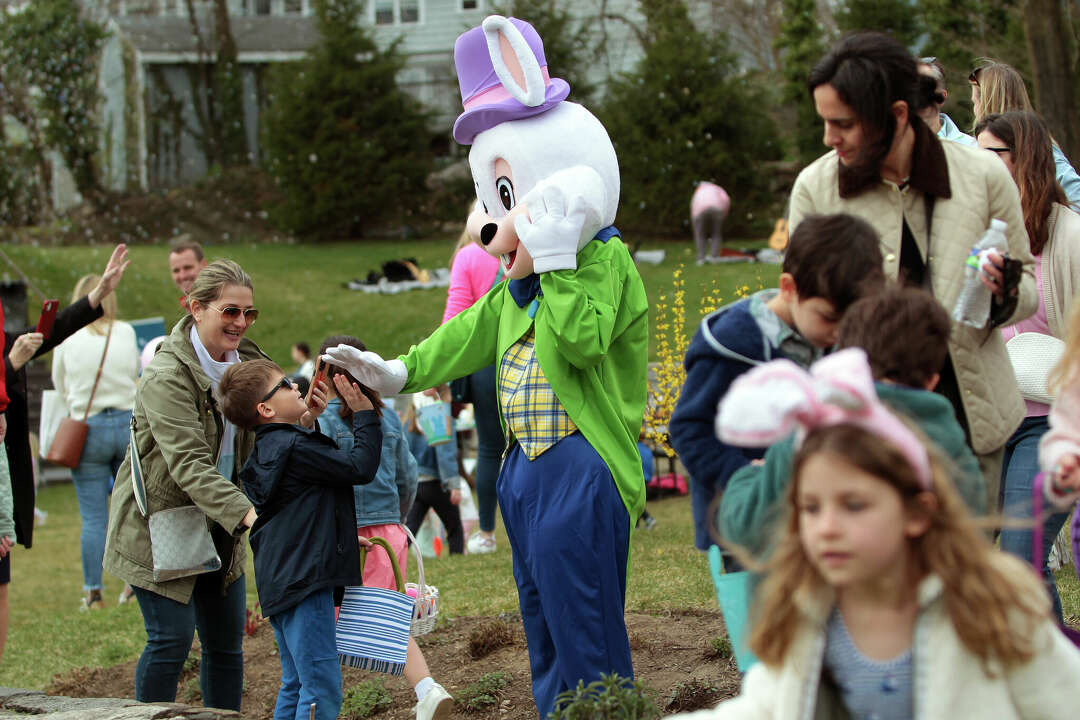 What's open and closed on Easter Sunday in Connecticut