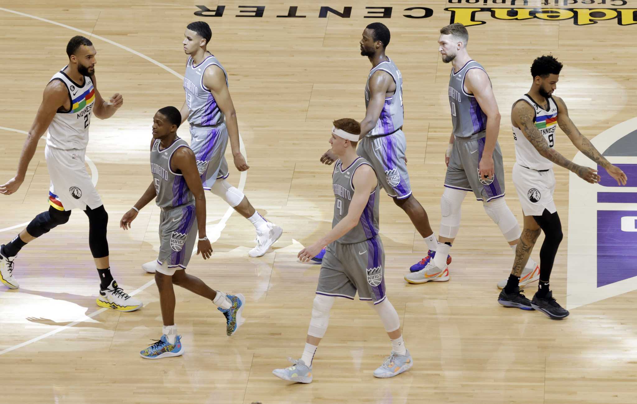 Kings rest key players as Warriors try to secure playoff position