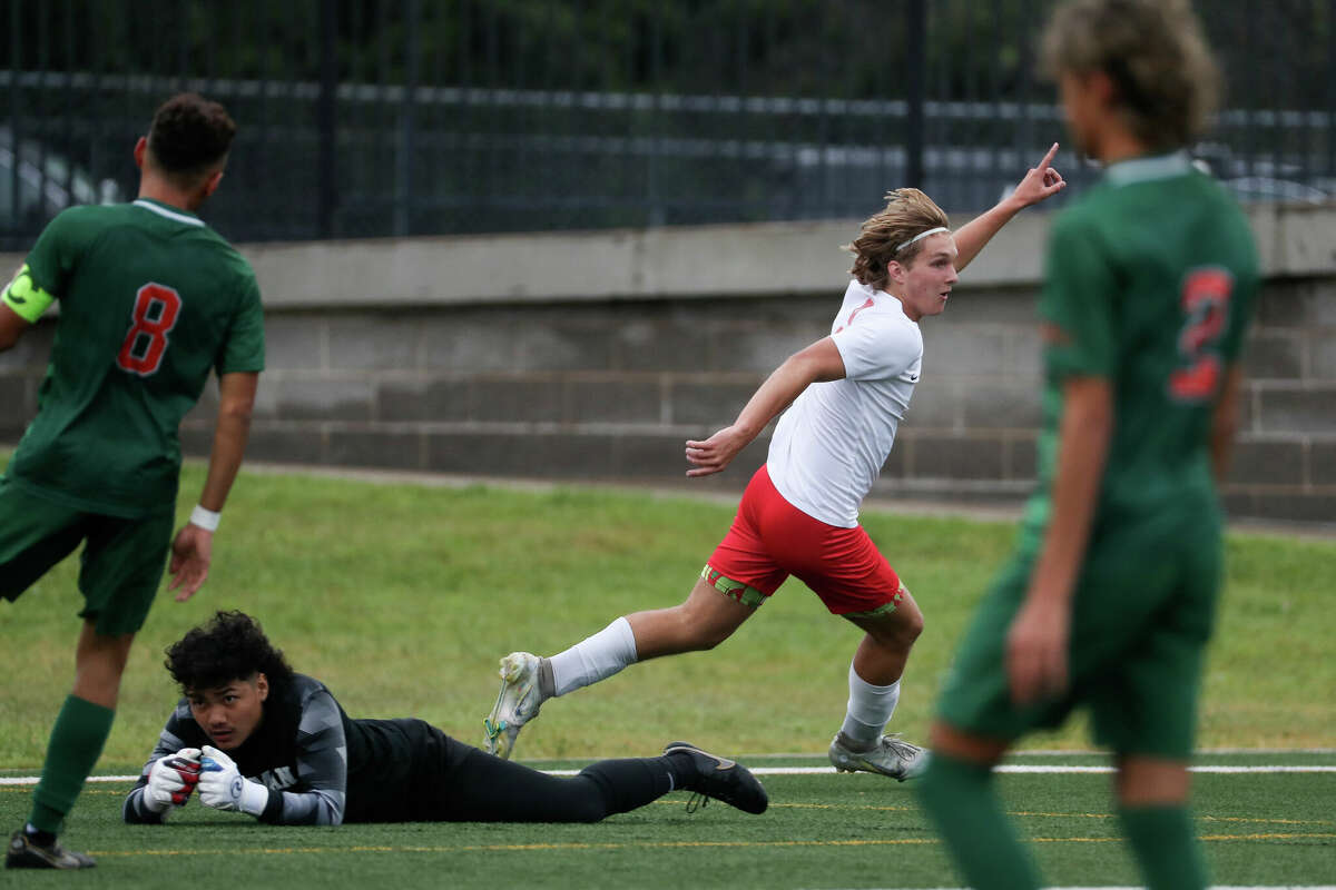 The Woodlands, Sachse earn trip to Region II-6A championship