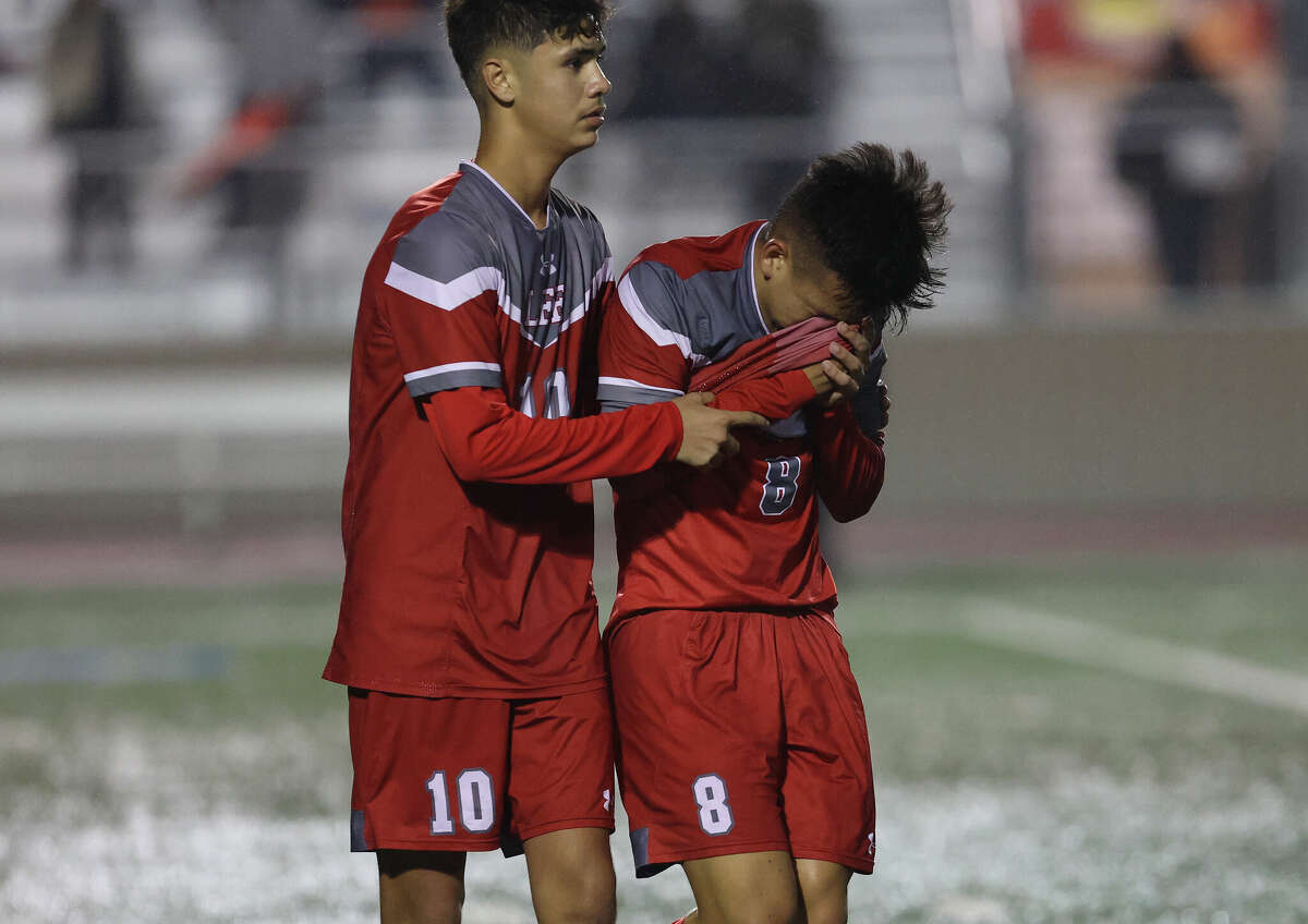 Brownsville Rivera ends LEE's season with late penalty kick