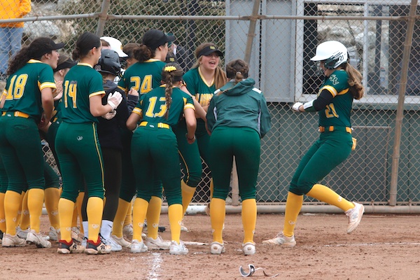 Livermore Stampede Roundup | San Ramon Valley Softball Storms Into Semis