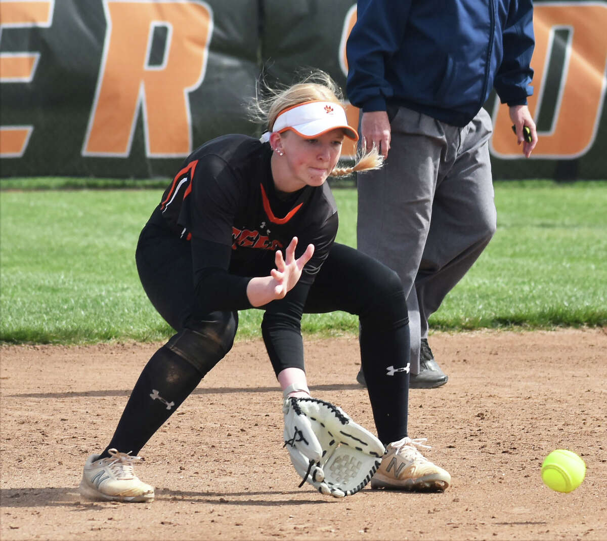 EHS rallies from early deficit, routs Triad