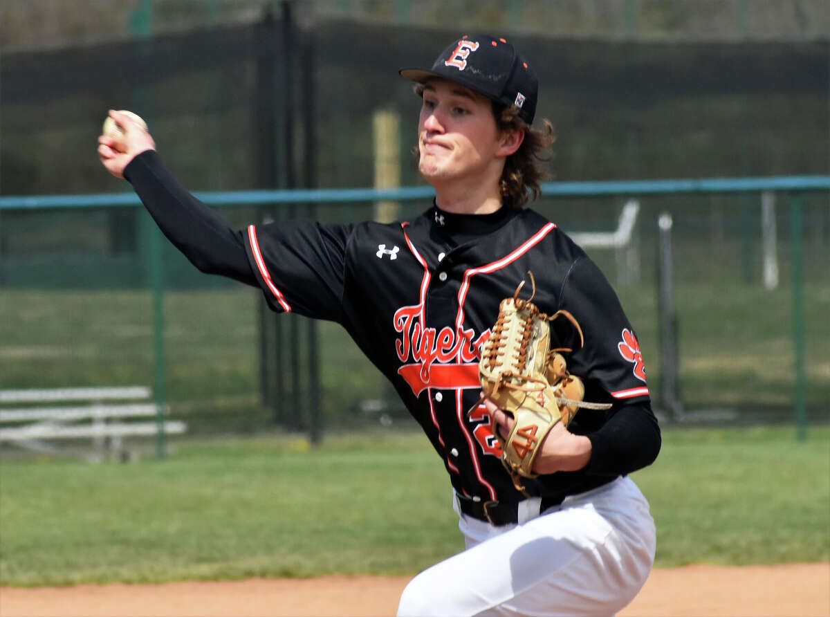 Edwardsville rallies but falls in nine innings to Francis Howell