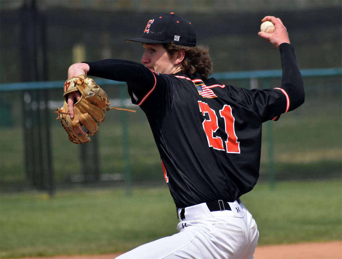 Edwardsville rallies but falls in nine innings to Francis Howell